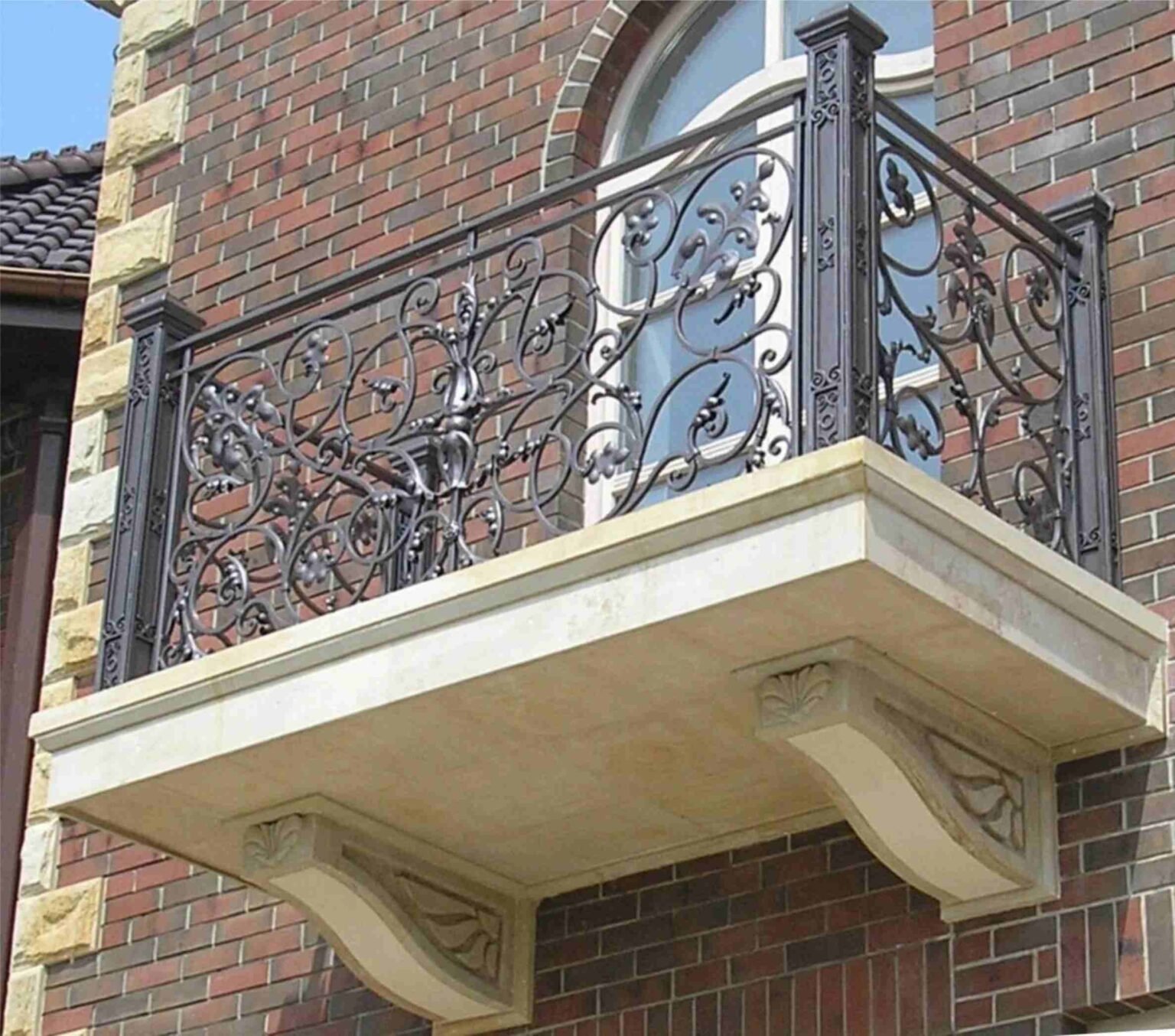 17 Modern Grill Design for Balcony - TrendOnlIfeStyle